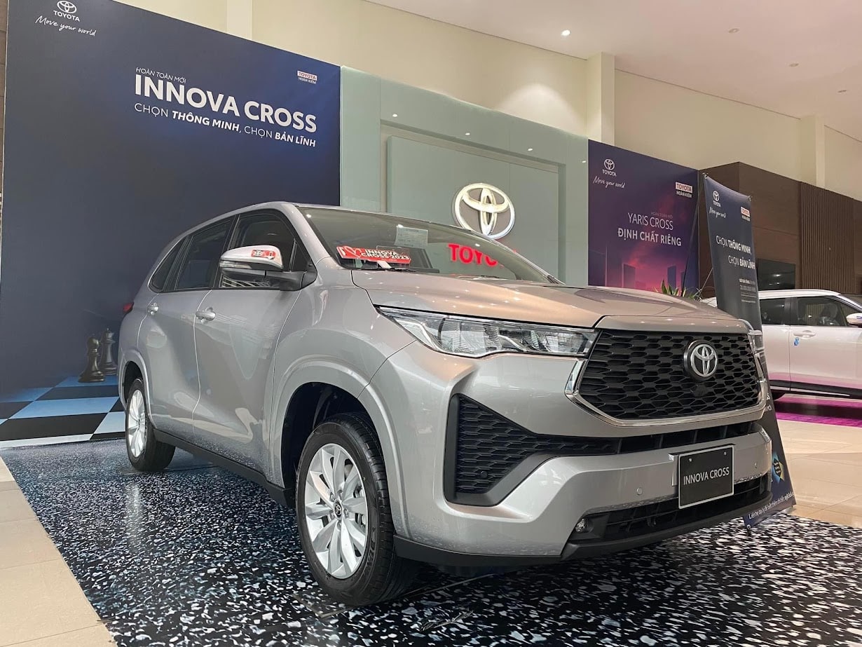 INNOVA CROSS - Toyota Bình Dương
