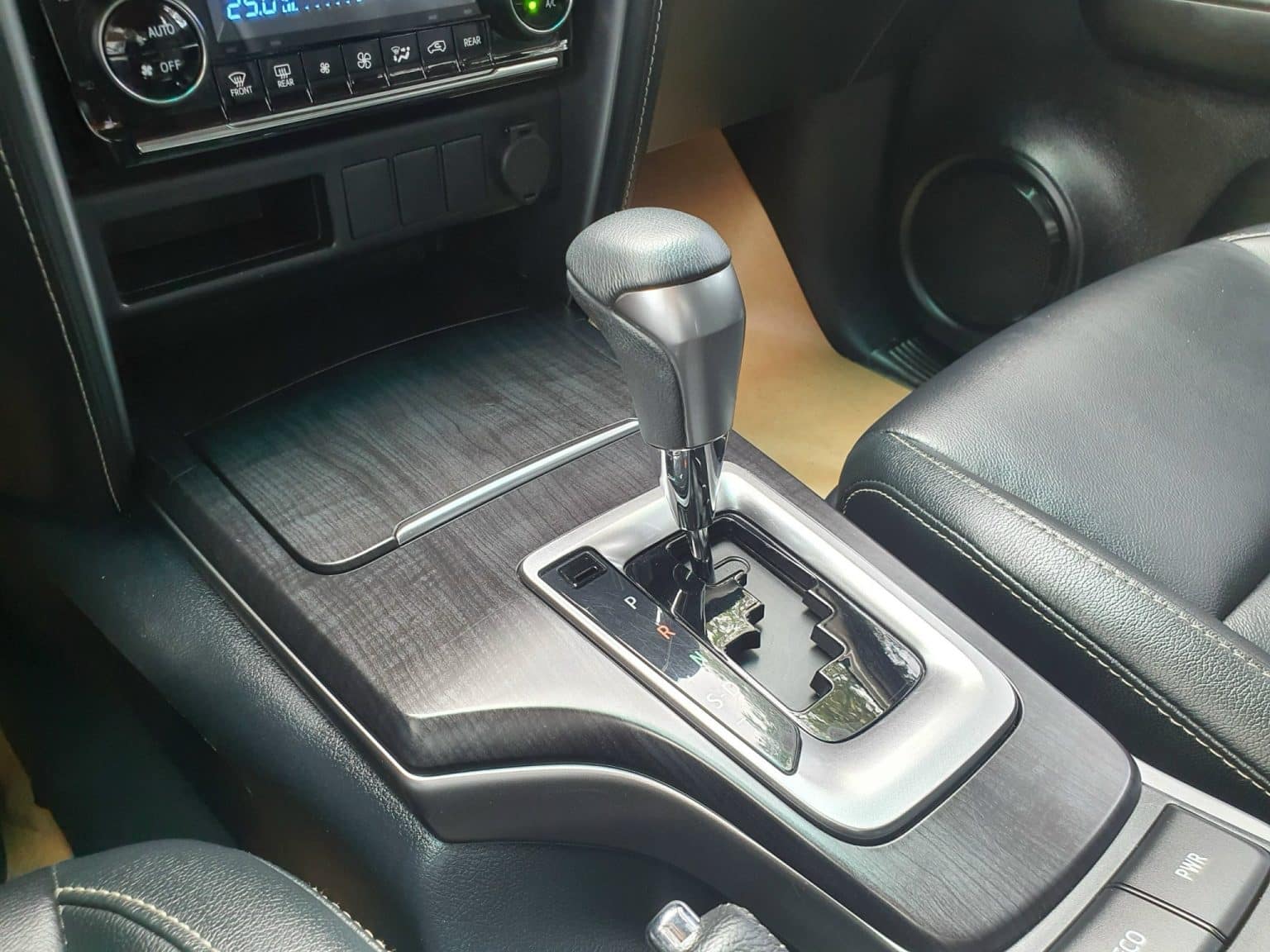 [Xe Cũ] Toyota Fortuner 2.4G AT 2022 - Toyota Bình Dương
